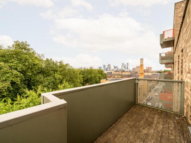3 bedroom apartment for rent in Icon Apartments, Duckett Street, London, E1