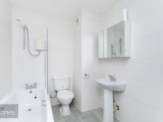 3 bedroom apartment for rent in Islip Street, Kentish Town, London, NW5
