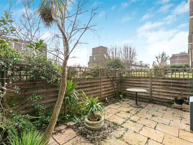 3 bedroom apartment for rent in Julius Court, Justin Close, Brentford, TW8