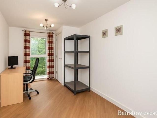 3 bedroom apartment for rent in Keele House, Academy Way, RM8