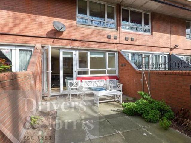 3 bedroom apartment for rent in Kelby House, Sutterton Street, Islington, London, N7