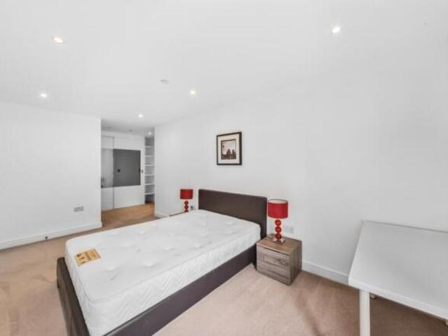 3 bedroom apartment for rent in Kensington Apartments, Commercial Street, E1