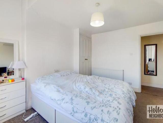 3 bedroom apartment for rent in Kenwyn Road, London, SW4