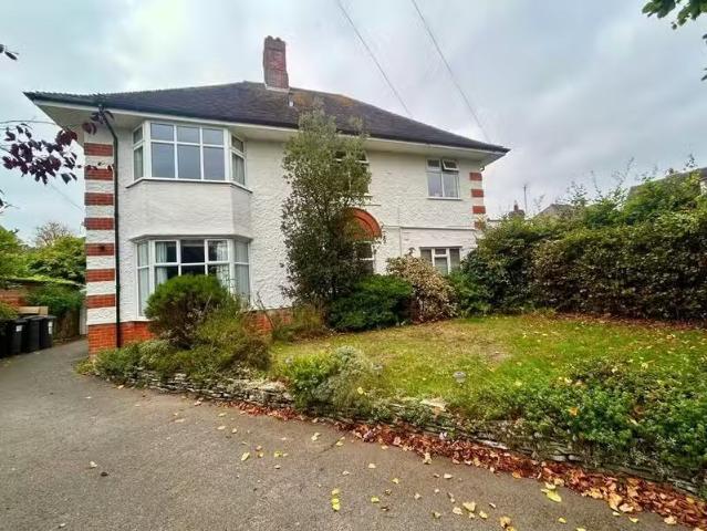 3 bedroom apartment for rent in Keswick Road, Bournemouth, BH5
