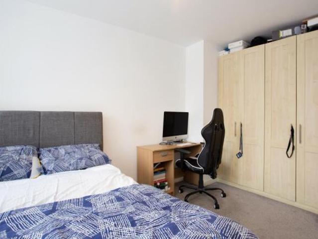 3 bedroom apartment for rent in Kew Bridge Court, Brentford London W4