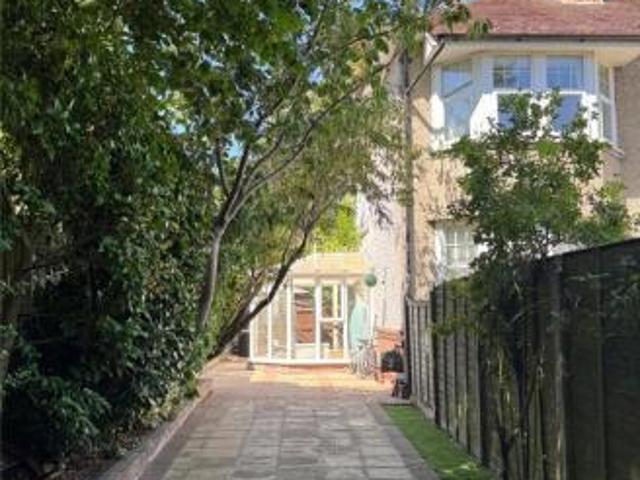 3 bedroom apartment for rent in Kings Crescent, Lower Parkstone, Poole, Dorset, BH14