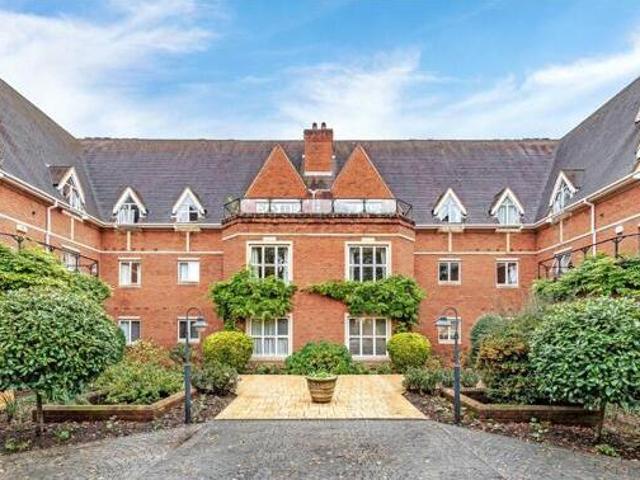 3 Bedroom Apartment For Rent In Kingston Upon Thames, Surrey