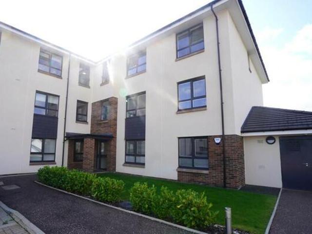 3 Bedroom Apartment For Rent In Kirkintilloch, Glasgow