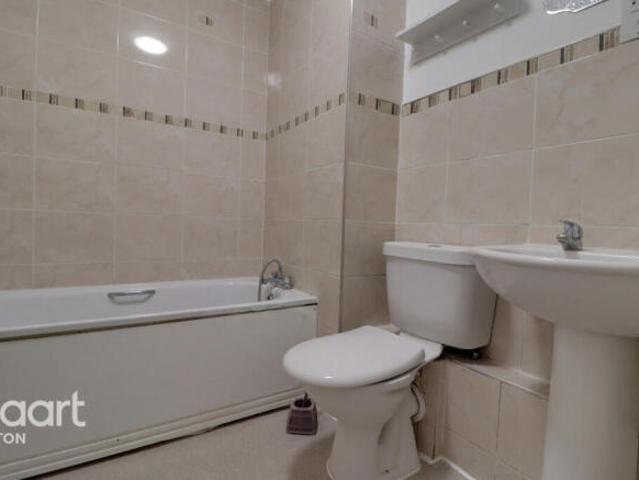 3 bedroom apartment for rent in Knights Field, LUTON, LU2