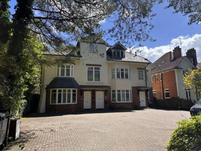 3 bedroom apartment for rent in Knyveton Road, Bournemouth, Christchurch Poole, BH1