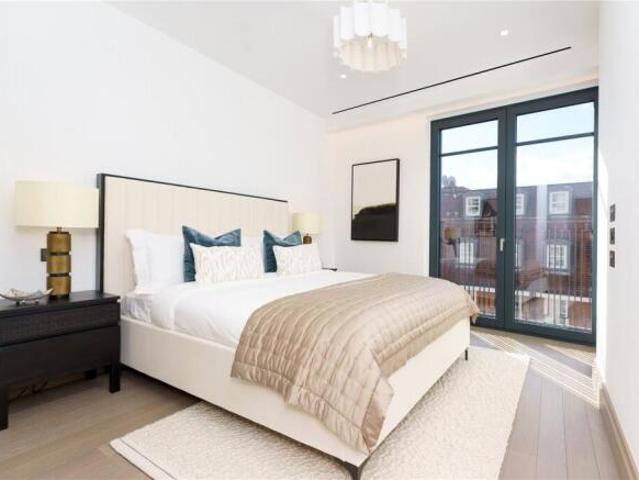 3 bedroom apartment for rent in Lucan Place, Chelsea, London, SW3