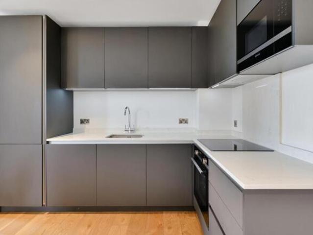 3 bedroom apartment for rent in Luxe Tower, 12 Dock Street, E1