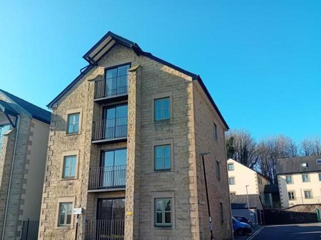 3 Bedroom Apartment For Rent In Lancaster