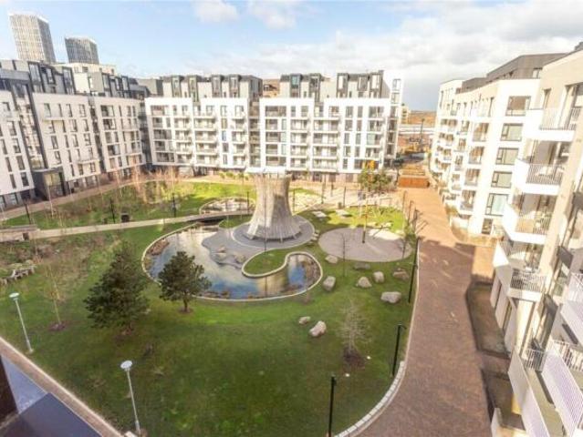 3 bedroom apartment for rent in Langham House, London E15
