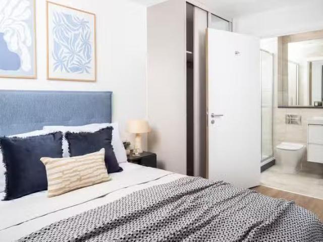 3 bedroom apartment for rent in Lighthaus, William Jessop Way.