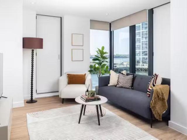 3 bedroom apartment for rent in Lighthaus, William Jessop Way.
