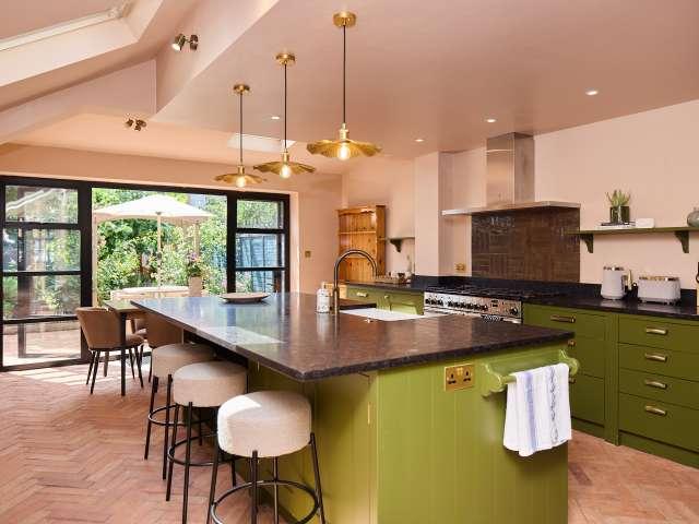 3 bedroom apartment for rent in Livesey, London