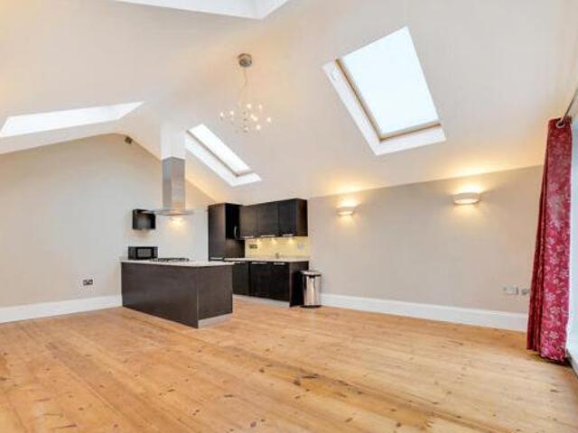 3 Bedroom Apartment For Rent In London