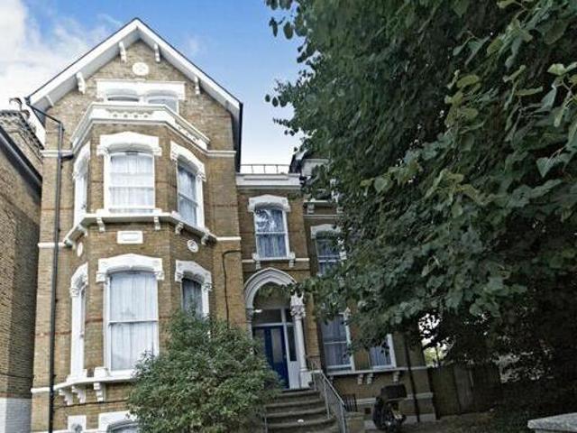 3 Bedroom Apartment For Rent In London