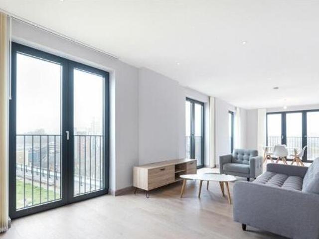 3 Bedroom Apartment For Rent In London