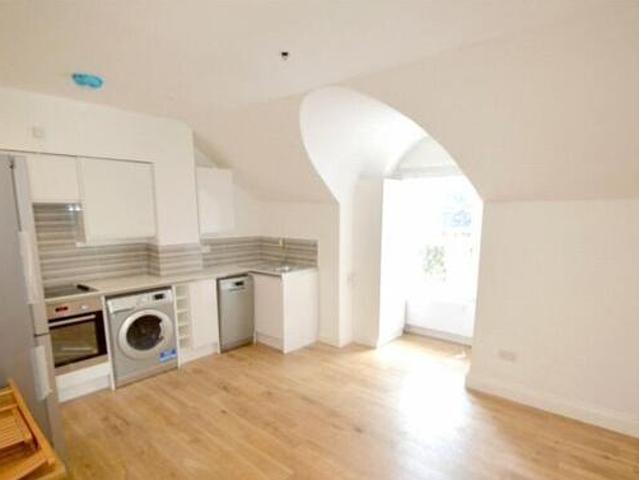 3 Bedroom Apartment For Rent In London