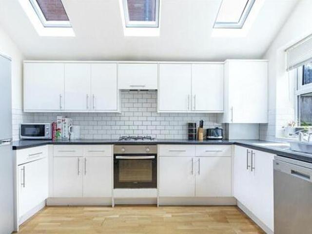 3 Bedroom Apartment For Rent In London