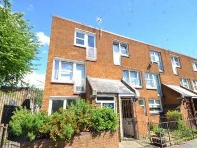 3 Bedroom Apartment For Rent In London
