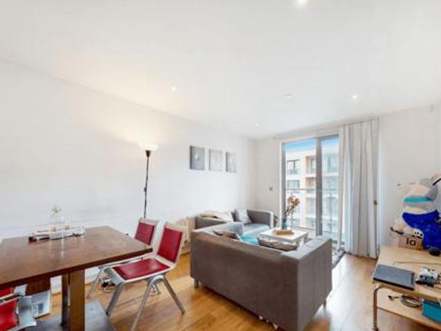 3 Bedroom Apartment For Rent In London