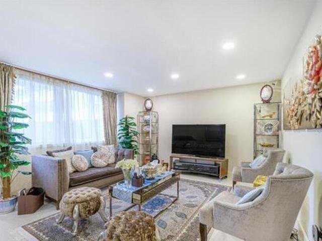 3 Bedroom Apartment For Rent In London