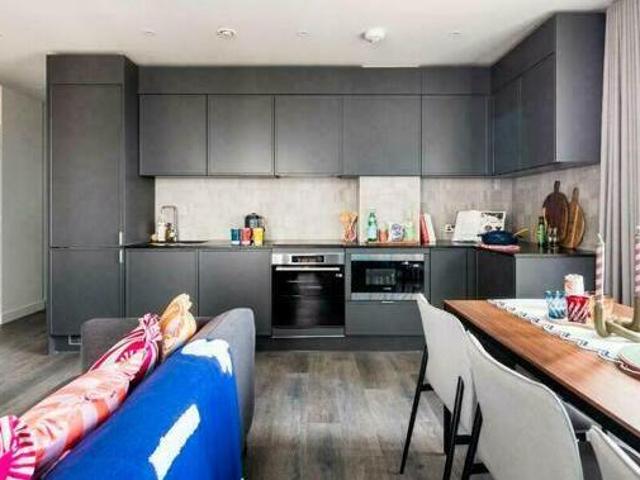 3 Bedroom Apartment For Rent In London