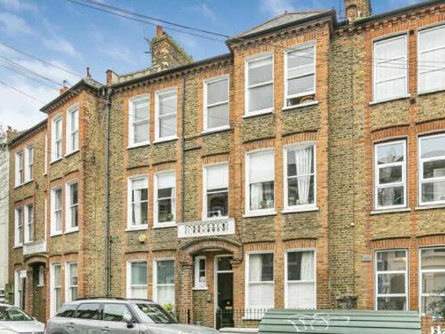 3 Bedroom Apartment For Rent In London