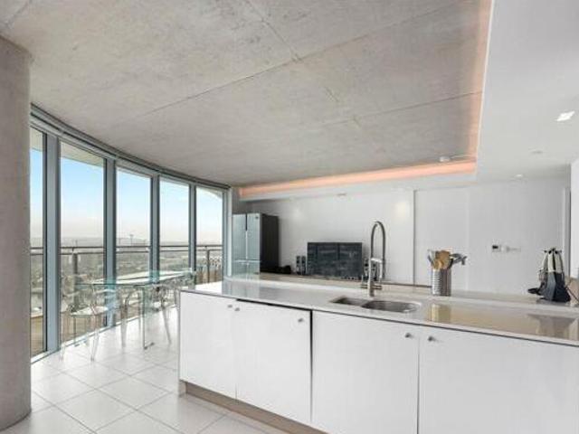 3 Bedroom Apartment For Rent In London