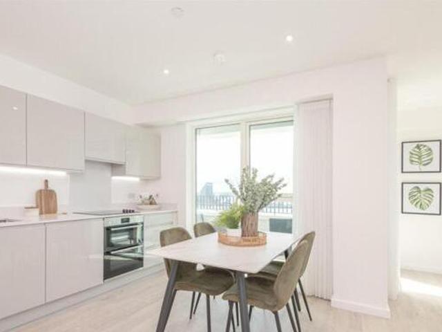 3 Bedroom Apartment For Rent In London