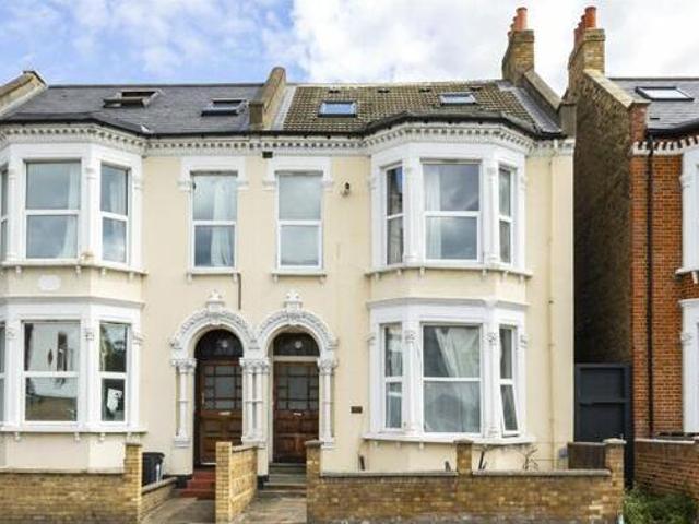 3 Bedroom Apartment For Rent In London