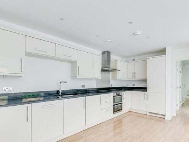 3 Bedroom Apartment For Rent In London
