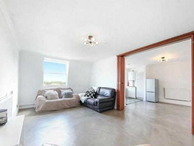 3 Bedroom Apartment For Rent In London