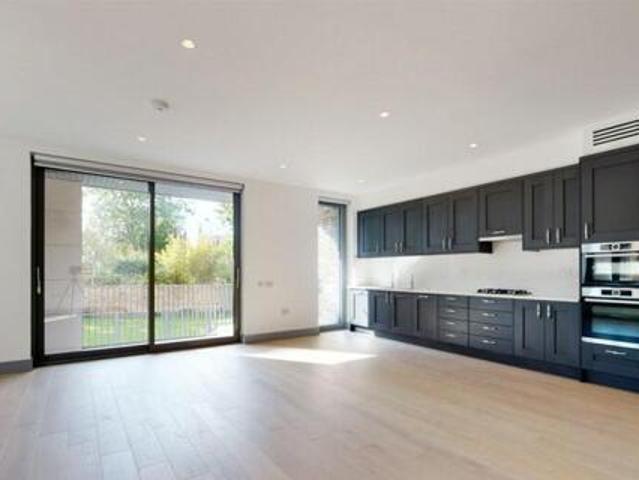 3 Bedroom Apartment For Rent In London