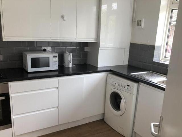 3 Bedroom Apartment For Rent In London
