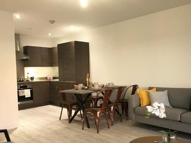 3 Bedroom Apartment For Rent In London