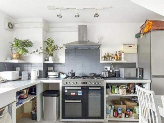 3 Bedroom Apartment For Rent In London
