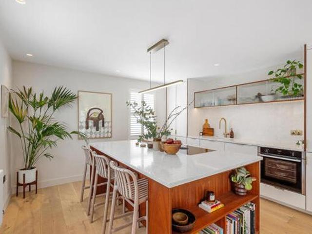 3 Bedroom Apartment For Rent In London