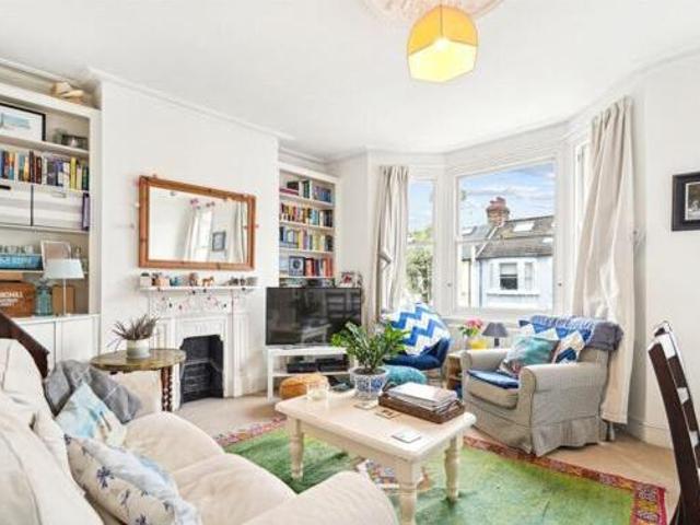 3 Bedroom Apartment For Rent In London