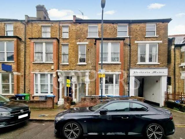 3 Bedroom Apartment For Rent In London
