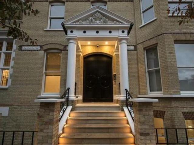 3 Bedroom Apartment For Rent In London