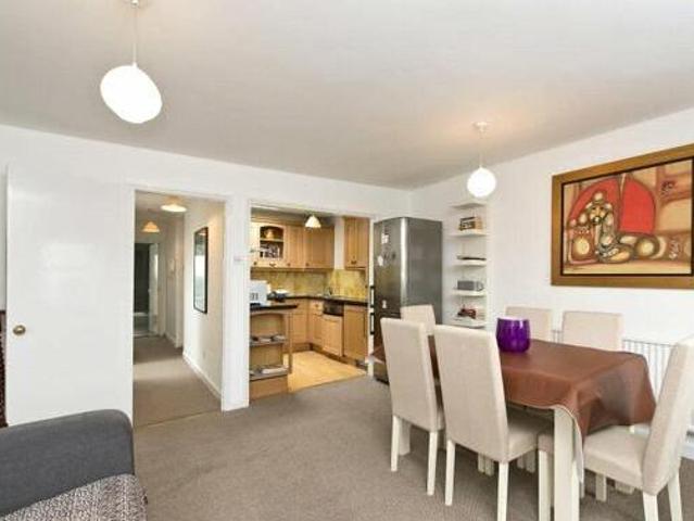 3 Bedroom Apartment For Rent In London