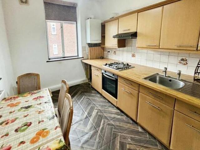 3 Bedroom Apartment For Rent In London