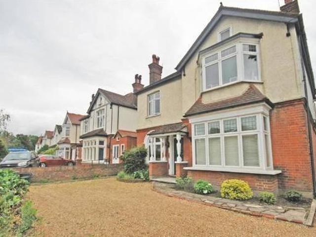 3 bedroom apartment for rent in London Road Twickenham TW1