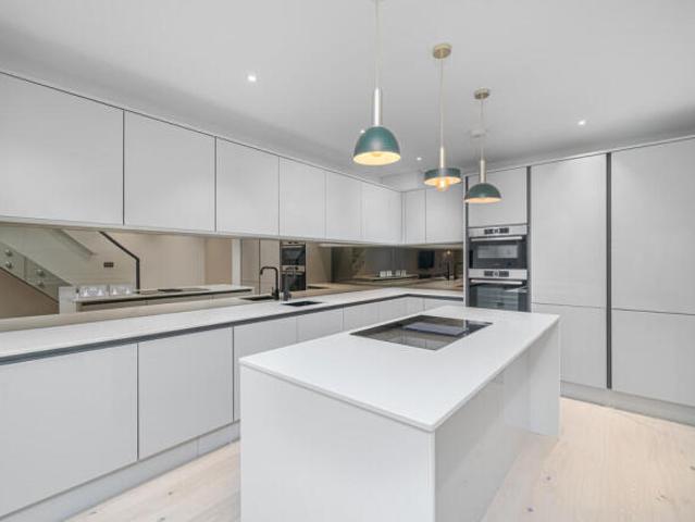 3 bedroom apartment for rent in Lots Road, Chelsea, SW10