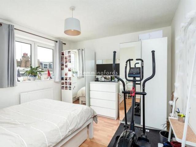 3 bedroom apartment for rent in Pakenham House, Wellington Row, E2