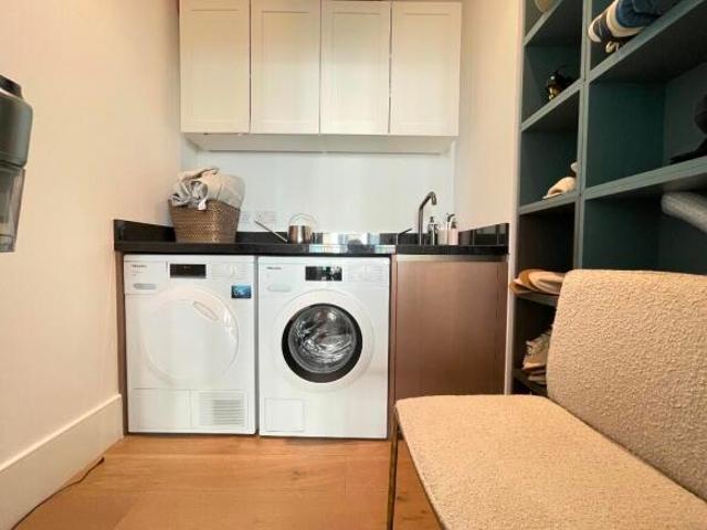 3 bedroom apartment for rent in Palmer Road, London, SW11